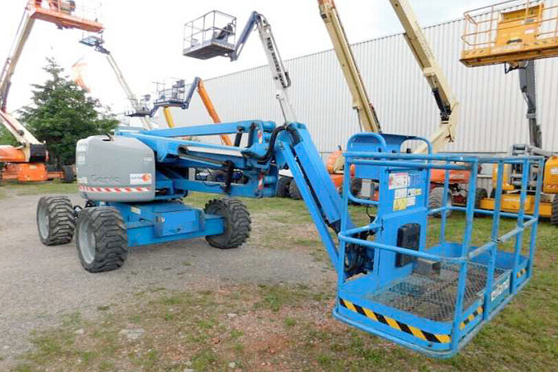 Gelenkteleskop- und Mastarbeitsbühnen | BS Mietservice GmbH