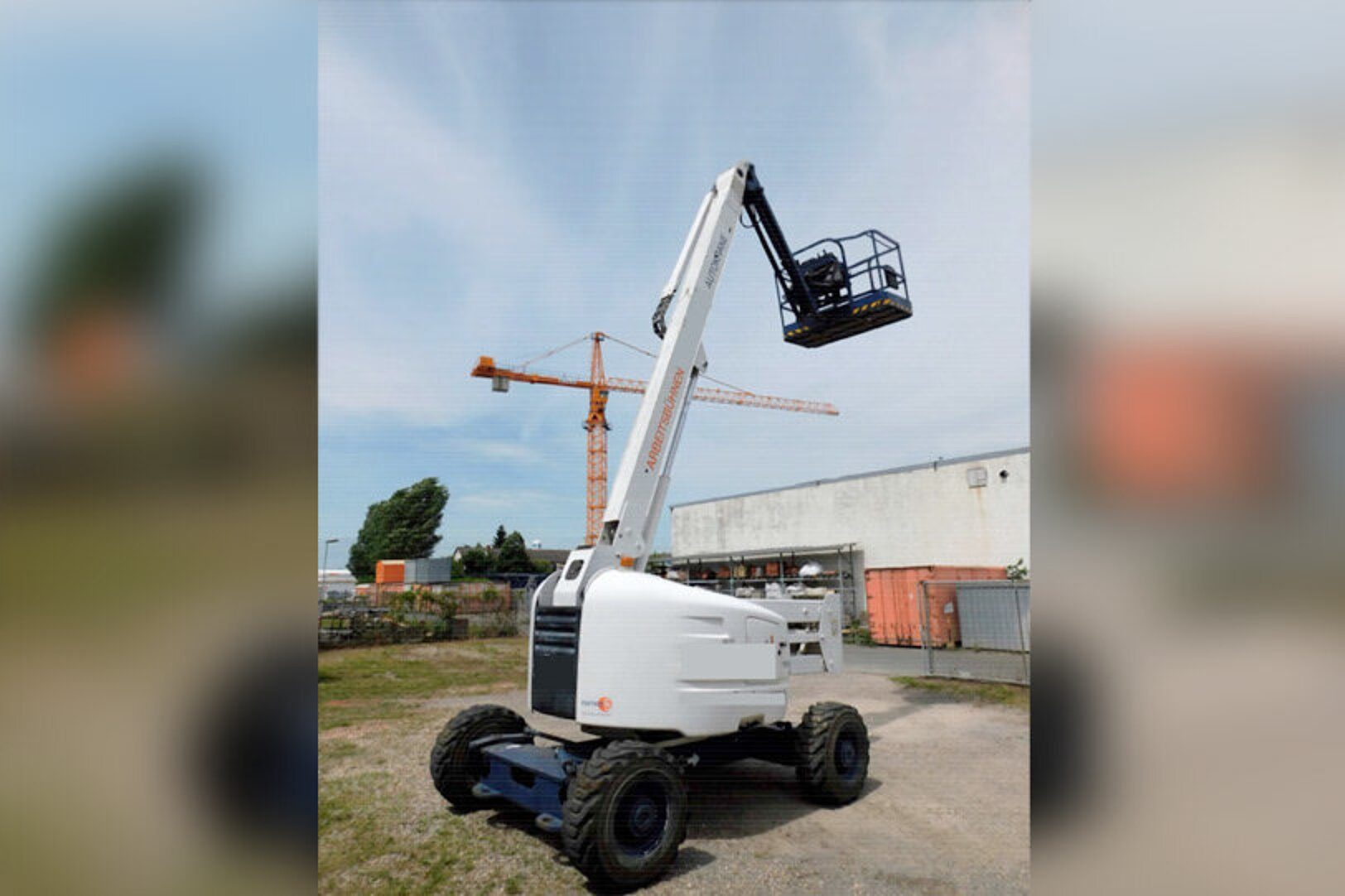 Gelenkteleskop- und Mastarbeitsbühnen | BS Mietservice GmbH