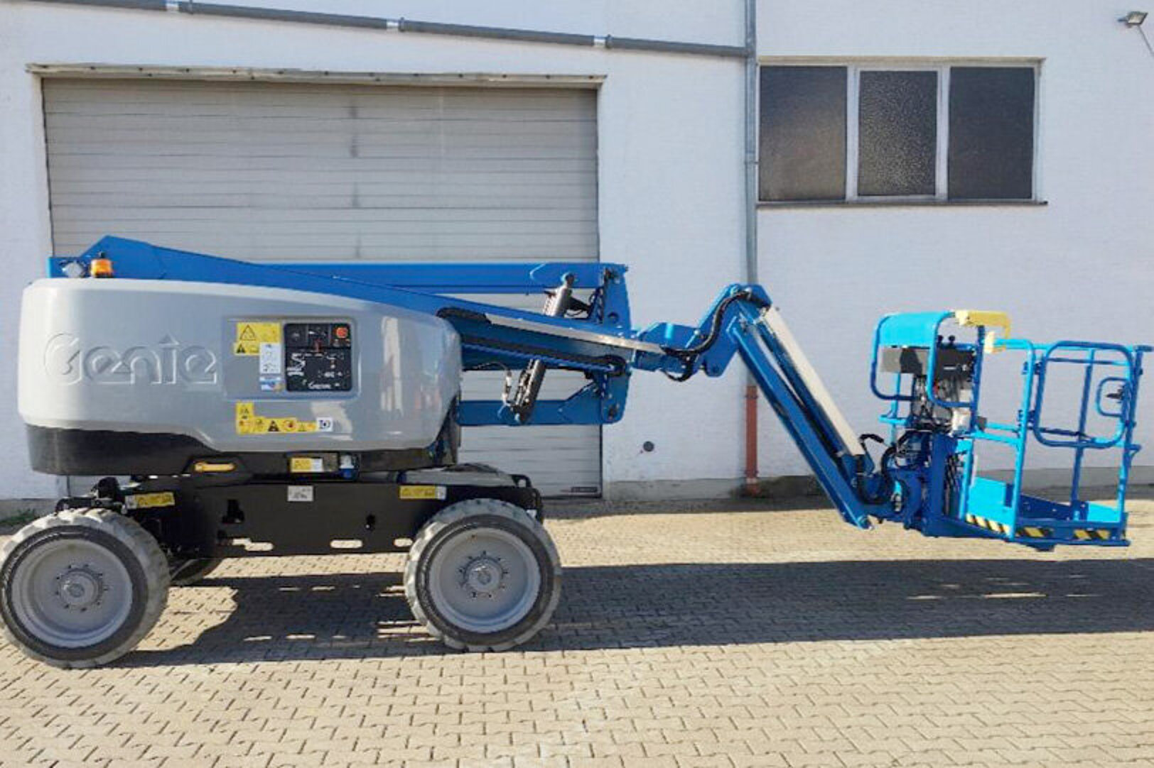 Gelenkteleskop-Arbeitsbühnen Hybrid & Bi-Energy | BS Mietservice GmbH