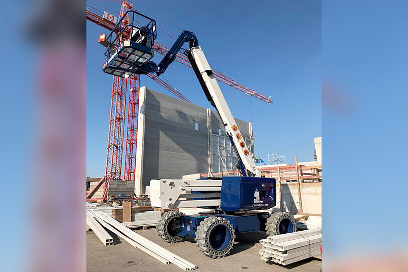 Gelenkteleskop- und Mastarbeitsbühnen | BS Mietservice GmbH